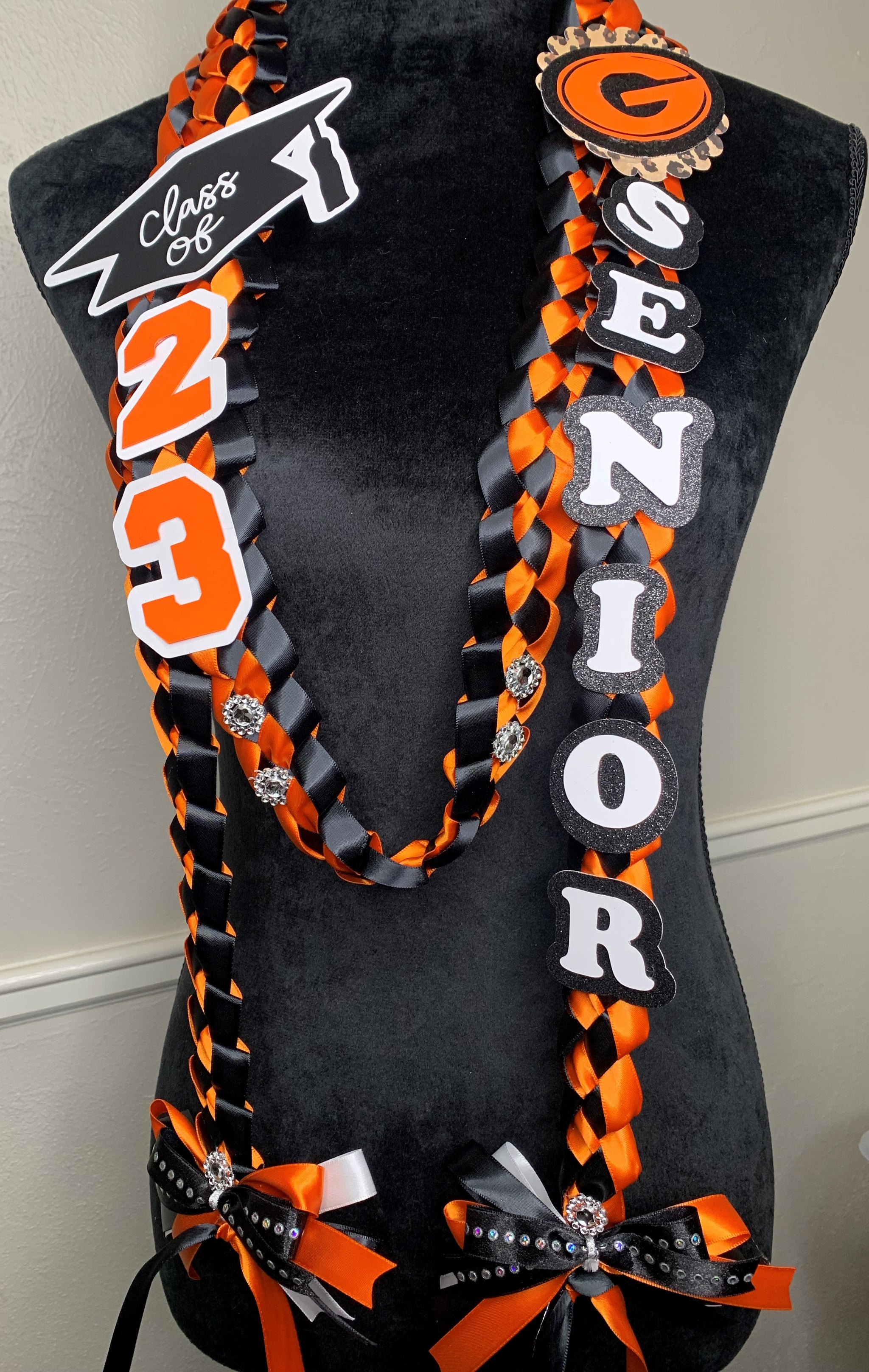 Graduation Deluxe Lei (2 colors) – Texas Mum Lady